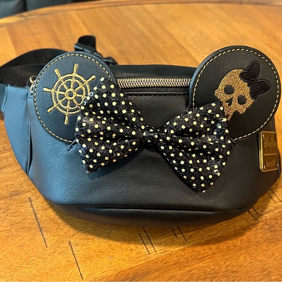 Loungefly | Bags | Loungefly Minnie Mouse Hip Pack Pirates Of The ...